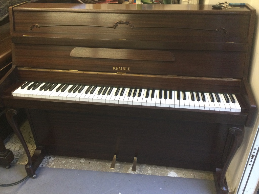 High-Quality Piano Showroom — Kent Pianos