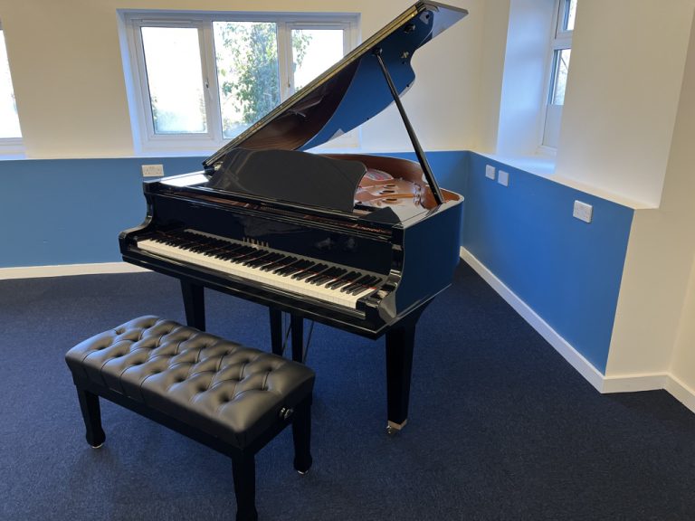 High-Quality Piano Showroom — Kent Pianos