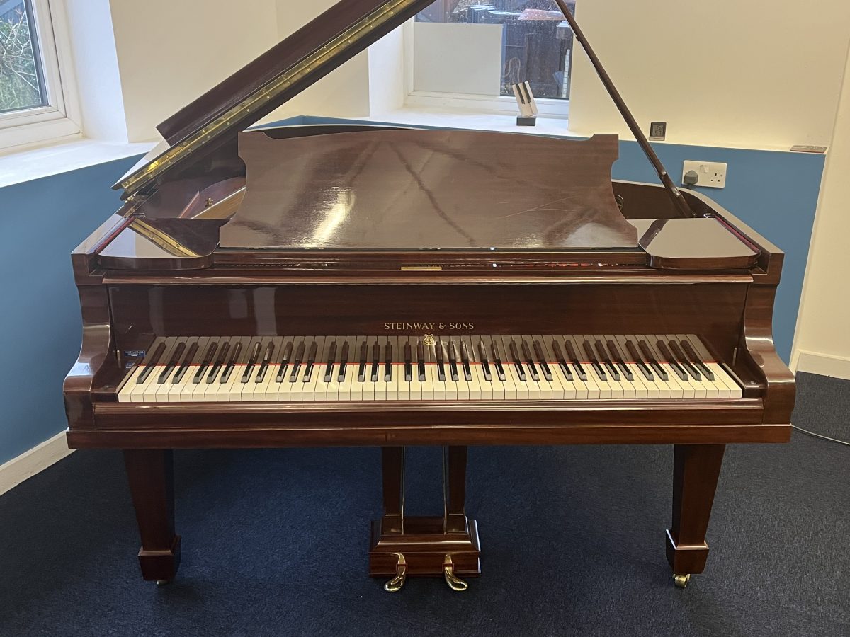 Grand Pianos — Kent Pianos